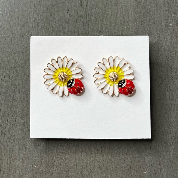 High Heels on the High Road | Jewelry | Ladybug White Yellow Daisy Good ...